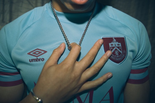 Burnley 2022-23 Umbro Away Kit - Football Shirt Culture - Latest ...
