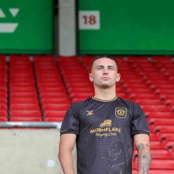 Crewe Alexandra 2021-22 FBT Away Shirt - Football Shirt Culture ...