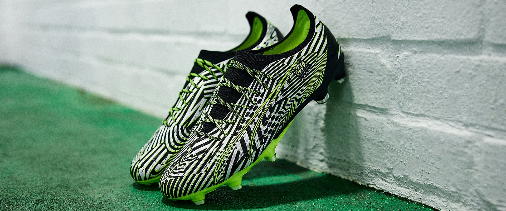 Puma Ultra Ultimate Teaser FG/AG - Puma Black / Puma White / Fizzy ...