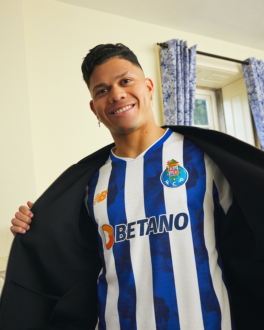 FC Porto 24/25 New Balance Home Kit - Football Shirt Culture - Latest ...