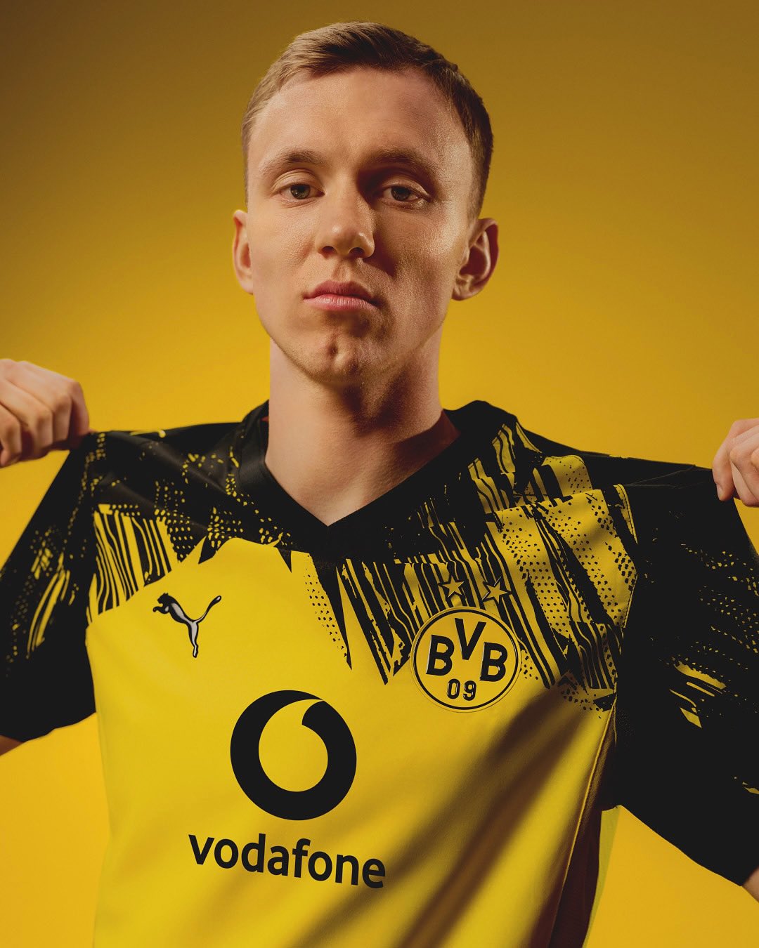 Borussia Dortmund 25/26 Puma Home Kit
