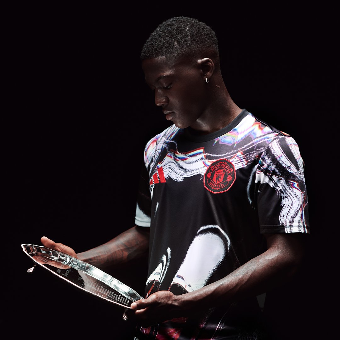 Manchester United 25/26 Jimmy Murphy Award Pre Match Jersey